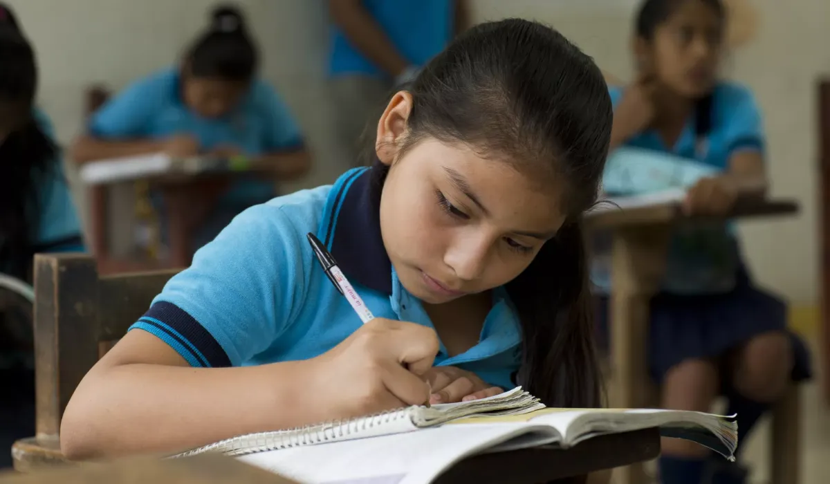 Banco Azteca impulsa el talento joven y apoya a estudiantes